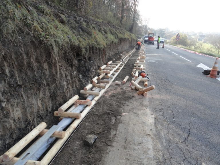 Aménagement et stabilisation de talus en bord de Route Départementale ...