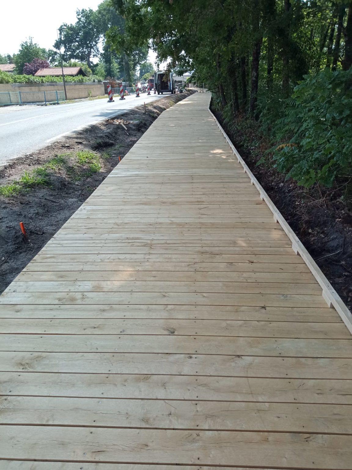 Platelage bois sur pilotis - Mios (33) par Dynamique Environnement