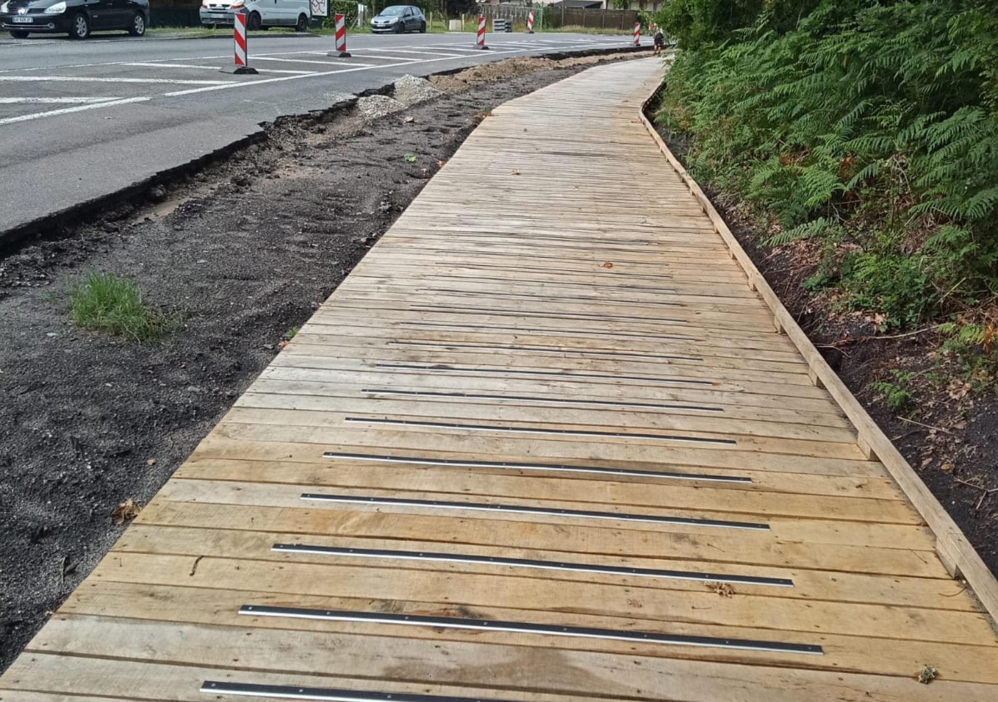 Platelage bois sur pilotis - Mios (33) par Dynamique Environnement